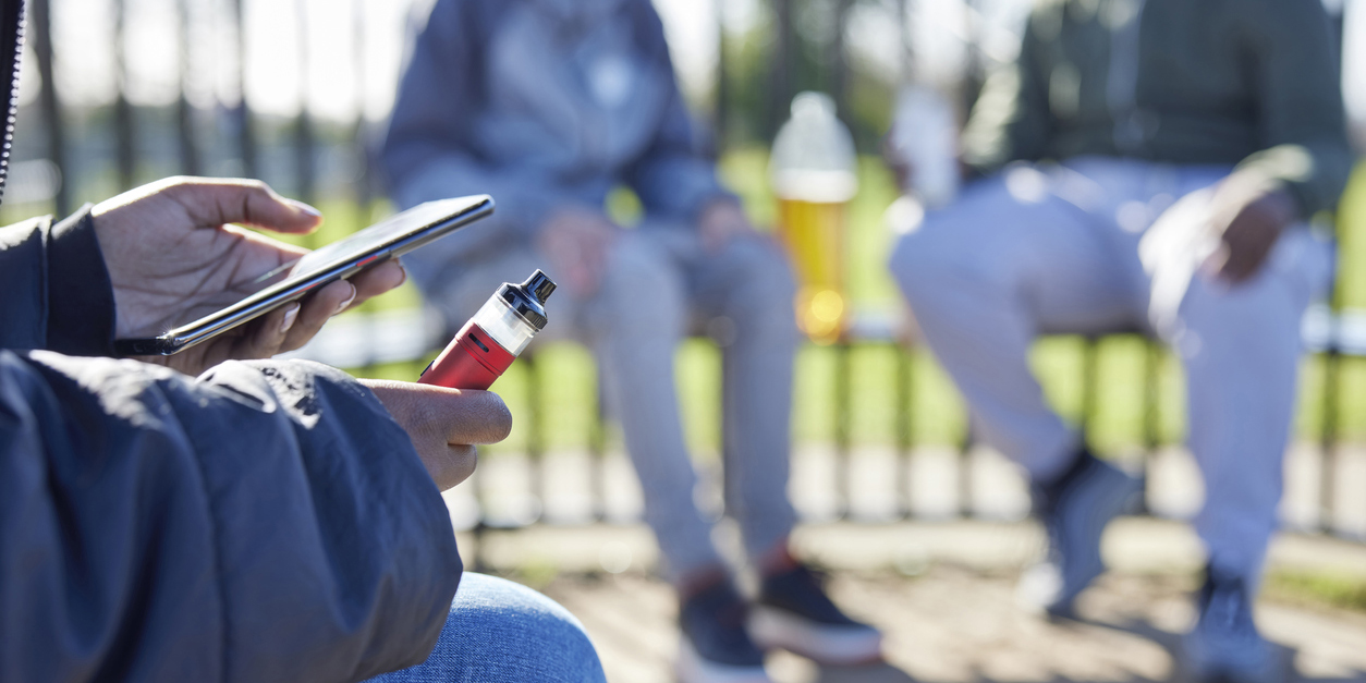 Teachers sound the alarm on school vaping | The George Institute for ...